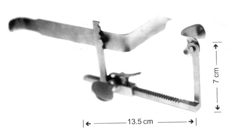 TAYLOR TURANTAN SELF-RETAINING RETRACTOR
